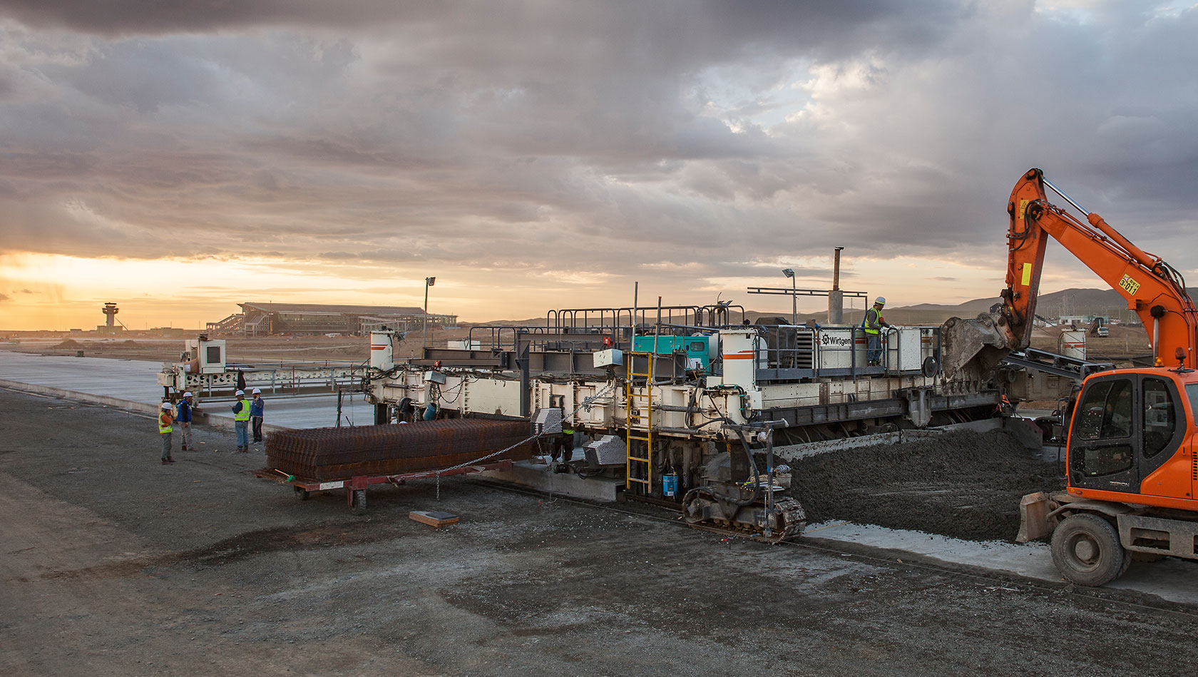 Construction of Ulaanbaatar airport, Mongolia | Job Report | Wirtgen