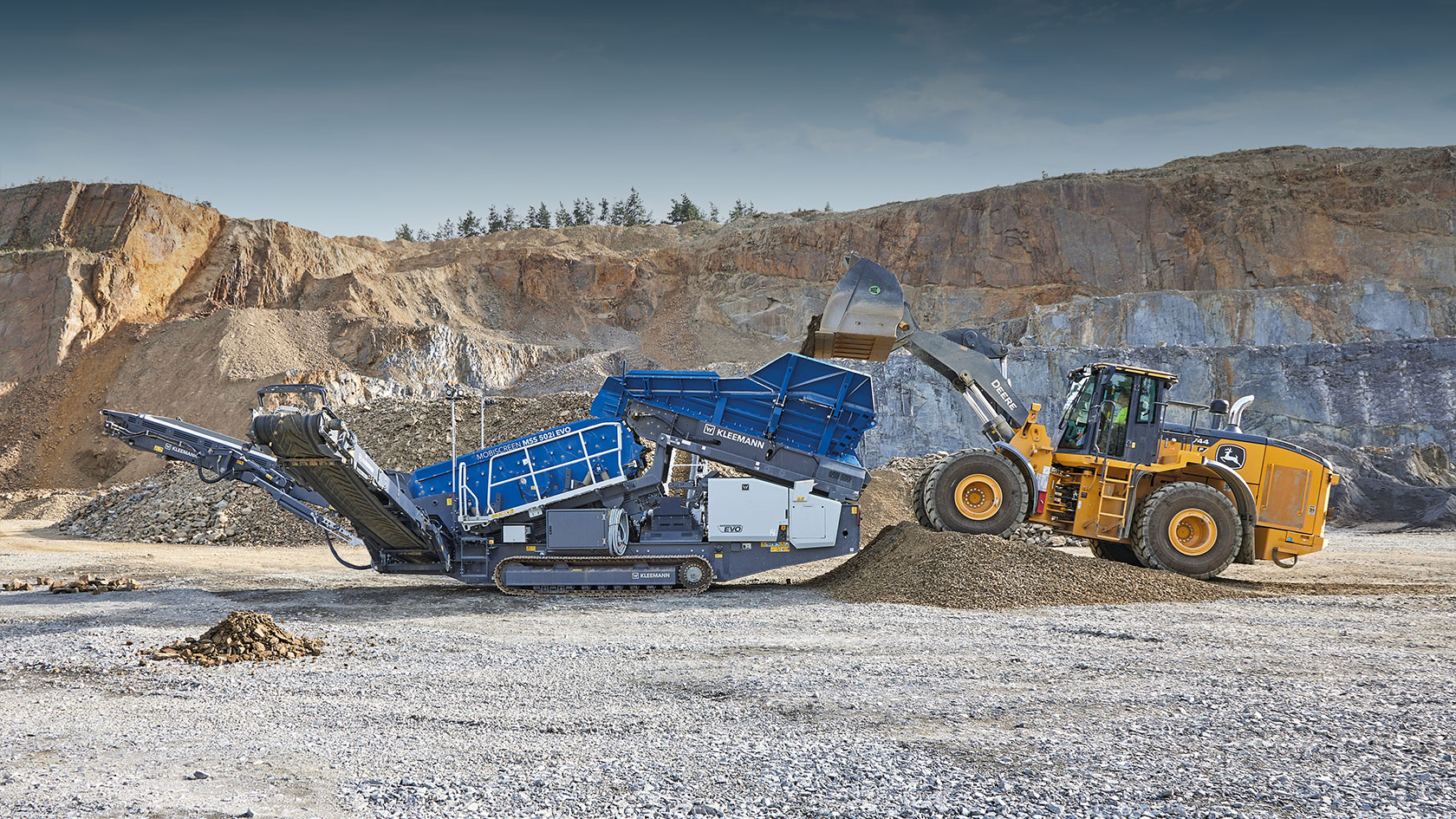 MOBISCREEN MSS 502(i) EVO - Designed for coarse material from the get ...